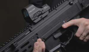 Enclosed Red Dot VS Open Reflex Sight [Side By Side Comparison]